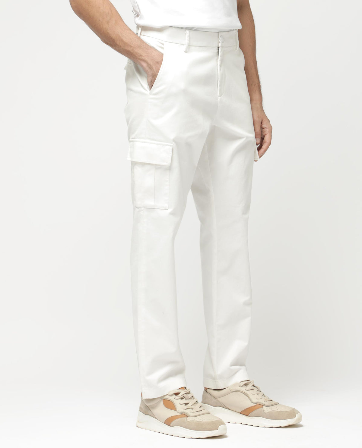 Rare Rabbit Mens Apex Light White Cotton Linen Solid Cargo Style Regul