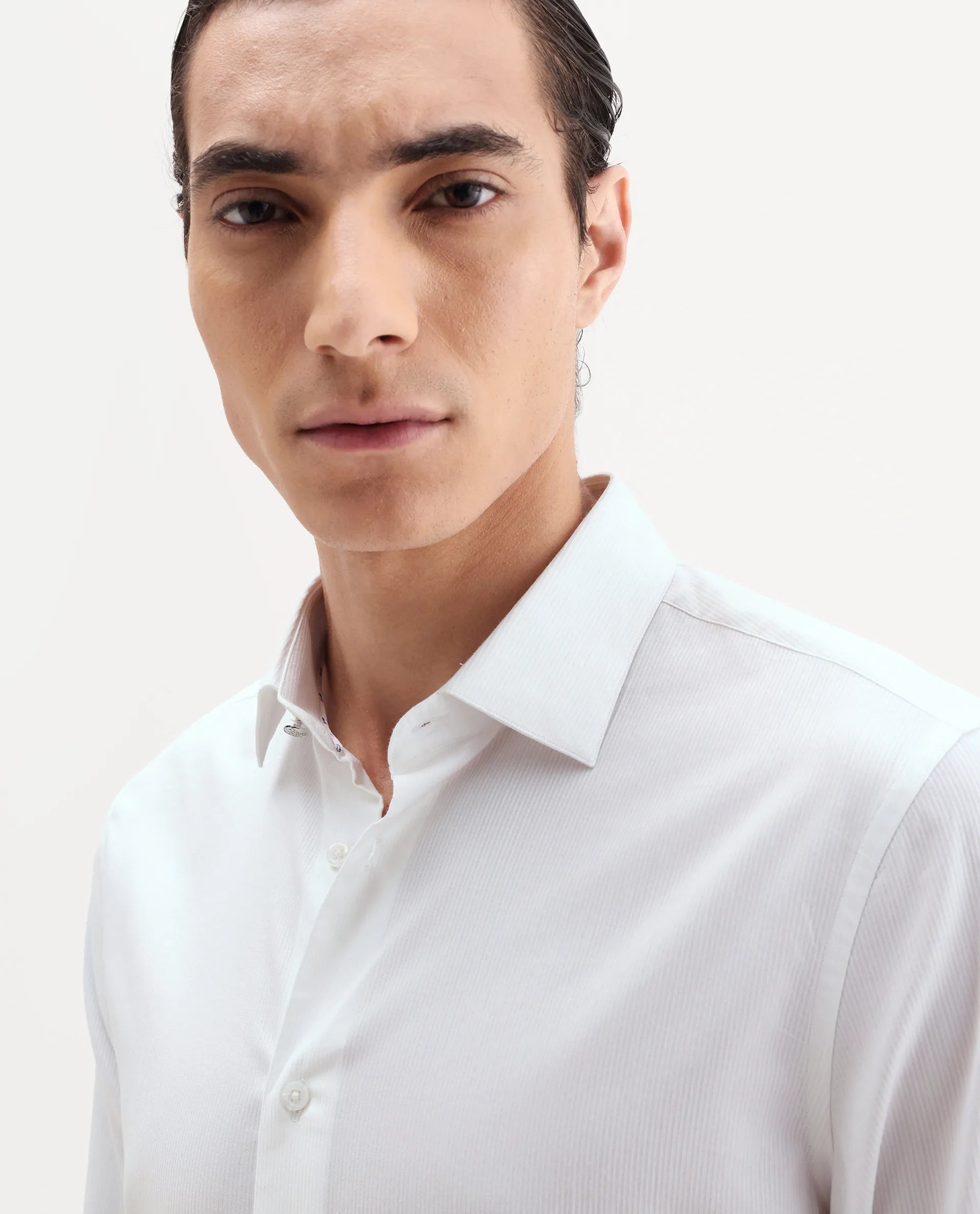 Rare Rabbit Men's Bovec-25 White Cotton Fabric Spread Collar Regular F