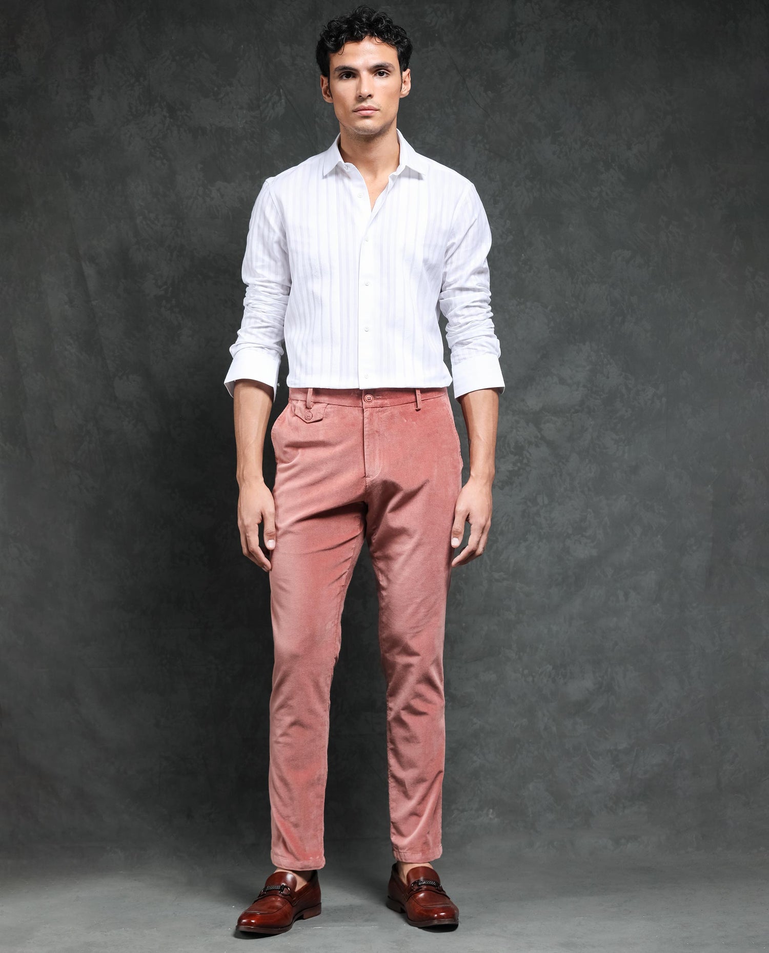 Rare Rabbit Men's Cloy Pink Solid Mid-Rise Regular Fit Velvet Trousers