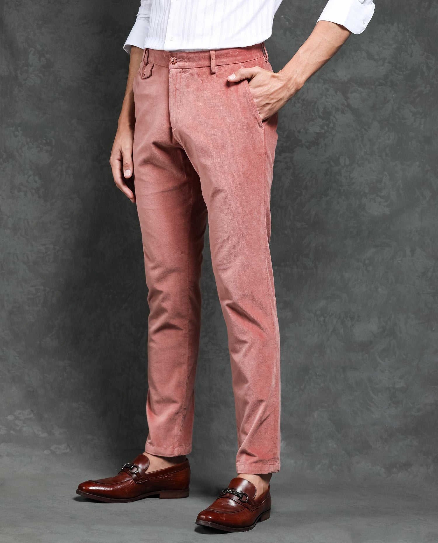 Rare Rabbit Men's Cloy Pink Solid Mid-Rise Regular Fit Velvet Trousers