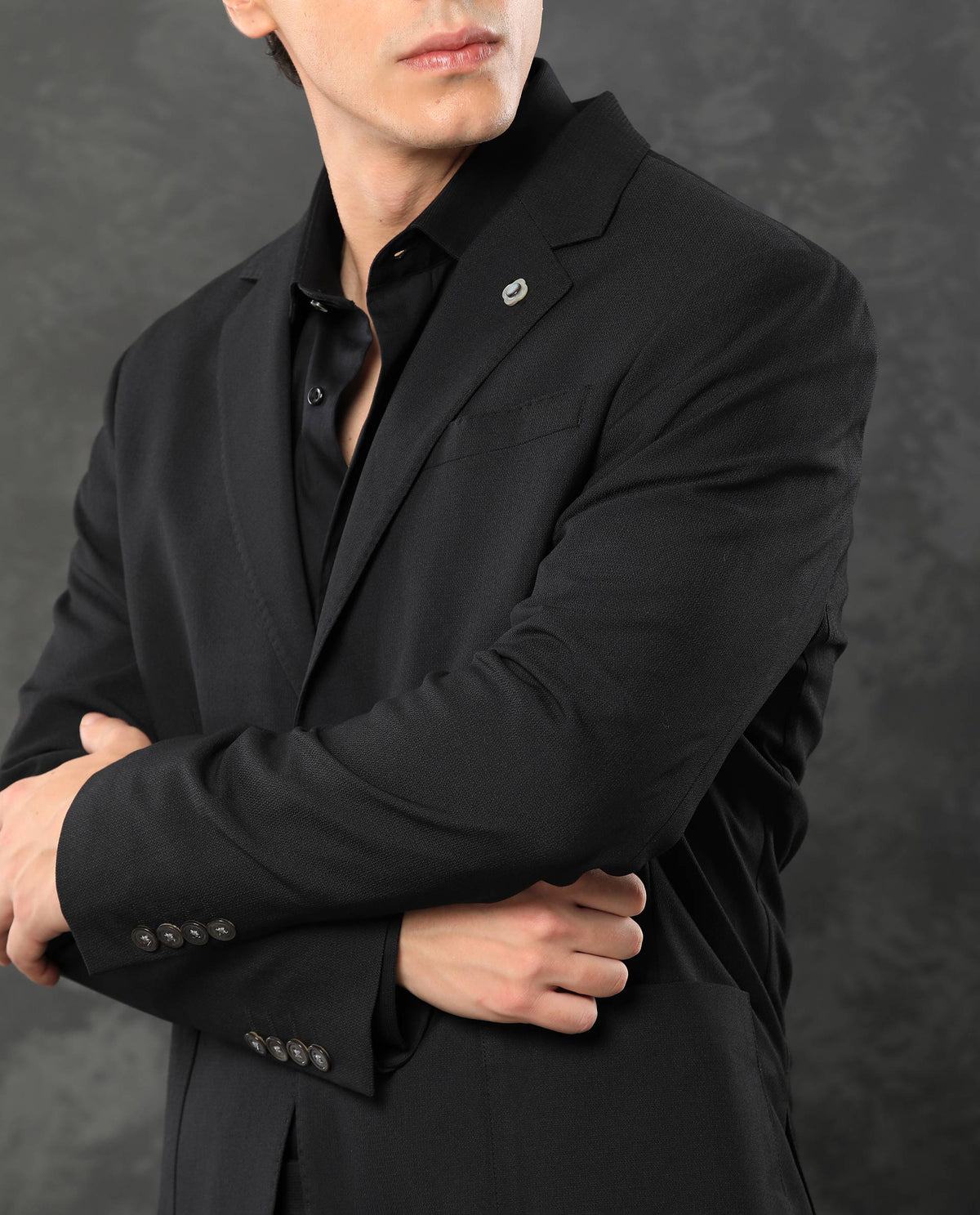 Rare Rabbit Men's Zanza Black Polyester Viscose Fabric Notch Lapel But