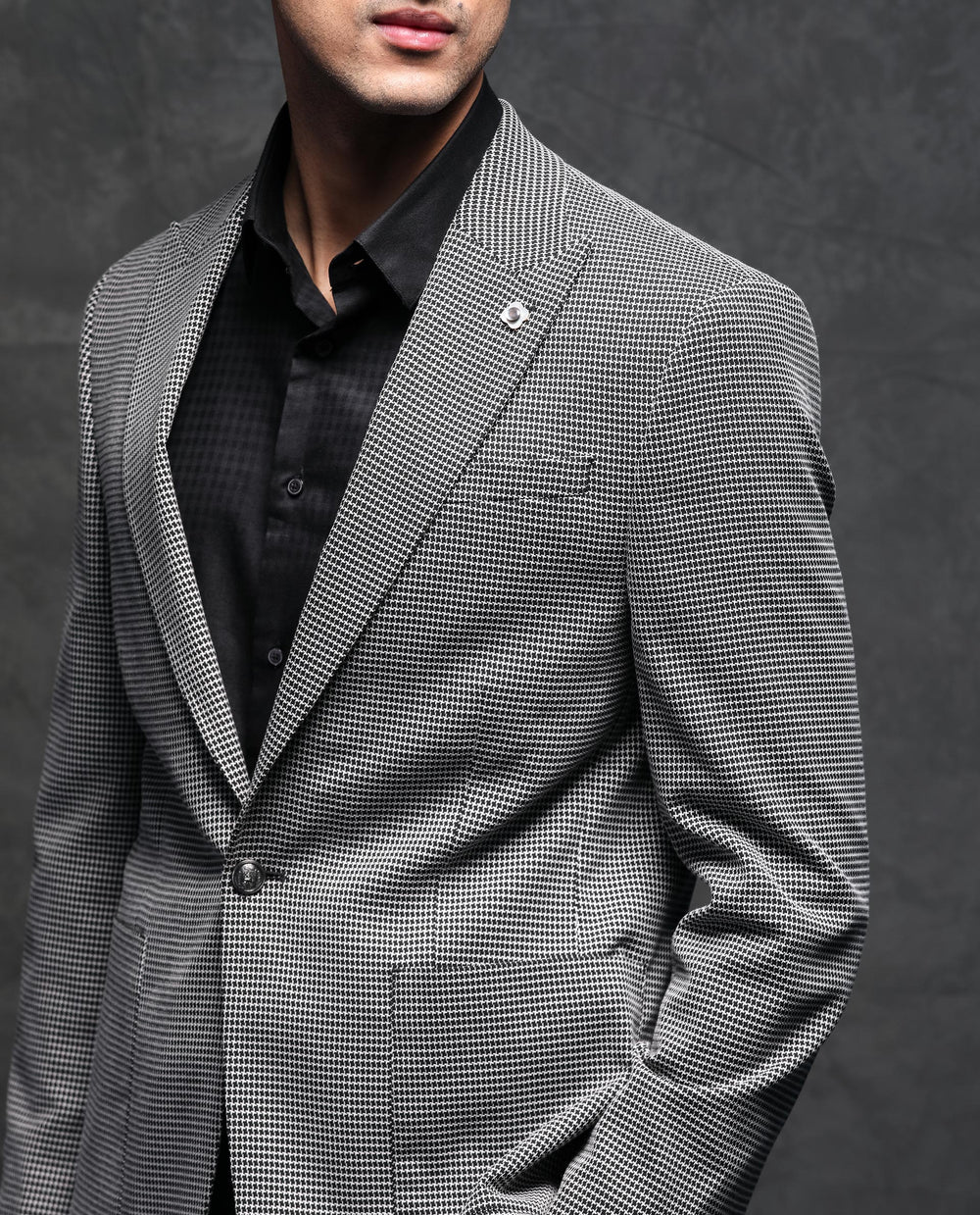 Rare Rabbit Men's Mellion Black Polyester Viscose Fabric Peak Lapel Si