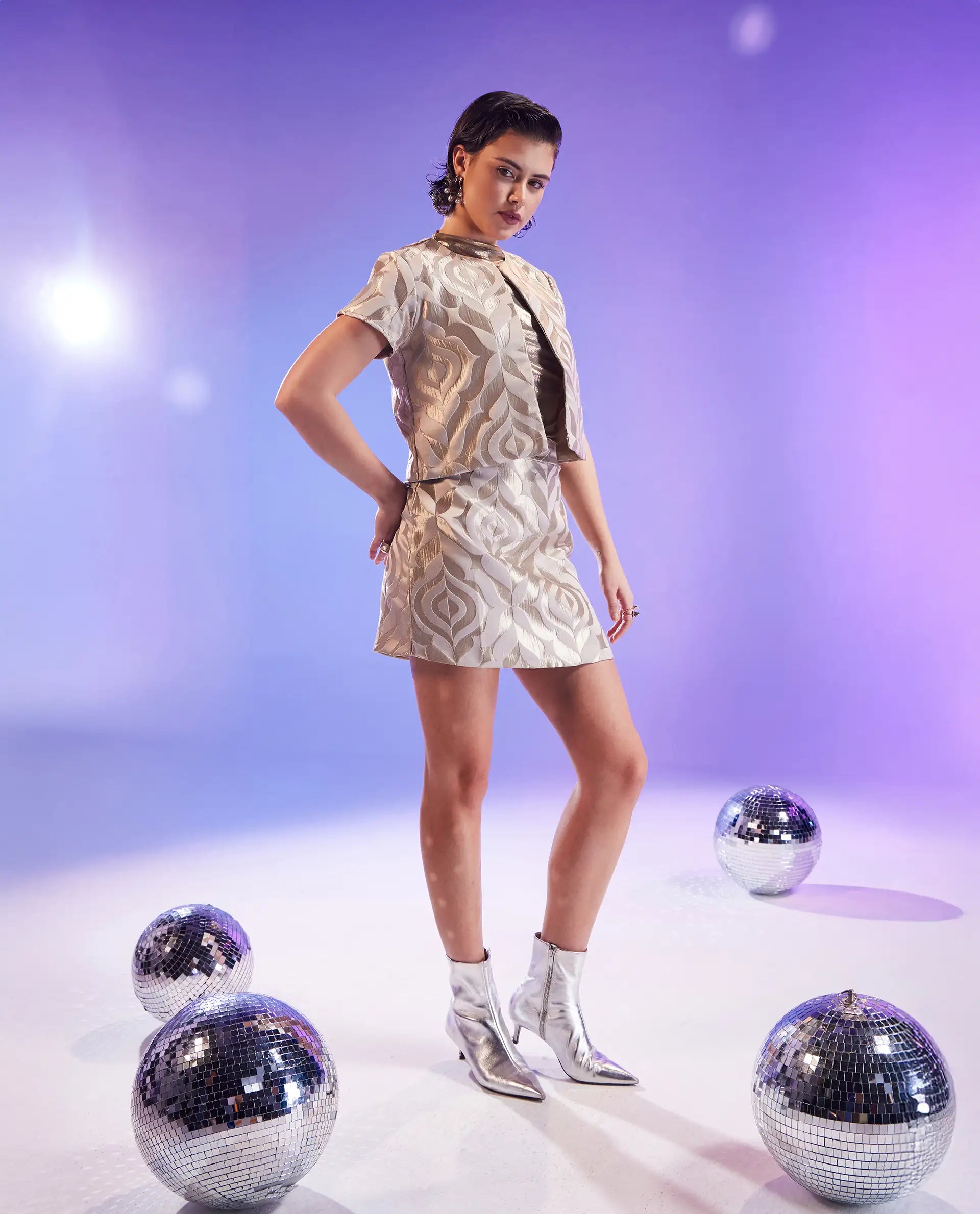 Rareism Women's Vegor Metalic Gold Polyester Blend Crew Neck Jacquard