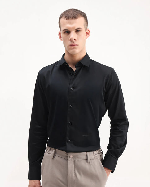 Rare Rabbit Men's Holla-26 Black Cotton Plain Regular Fit Full Sleeve